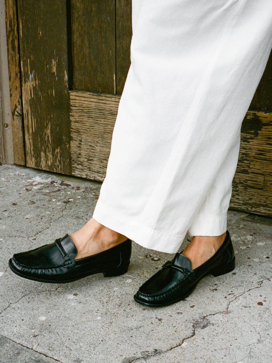 Elian in Black | LOQ.US