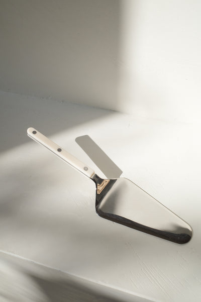 Ivory Tart Server by Sabre | LOQ.US